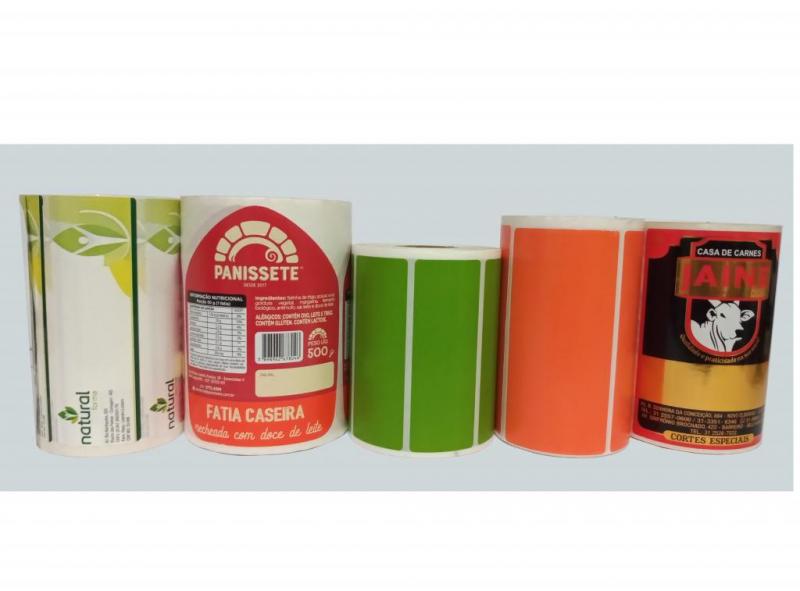 Etiquetas em rolo personalizadas